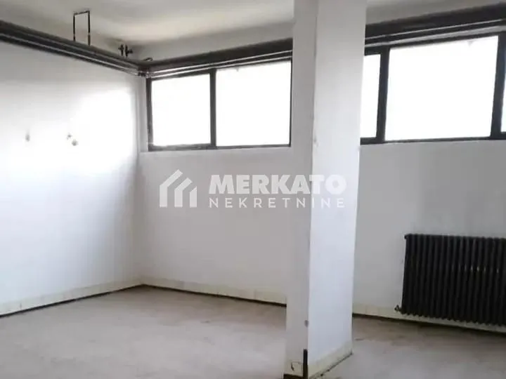 Prodaja, poslovni prostor, 900m2, Zrenjanin