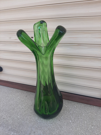 Trokaka zelena vaza