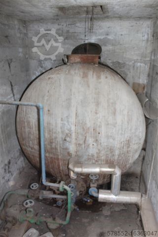 Horizontal fuel oil tank