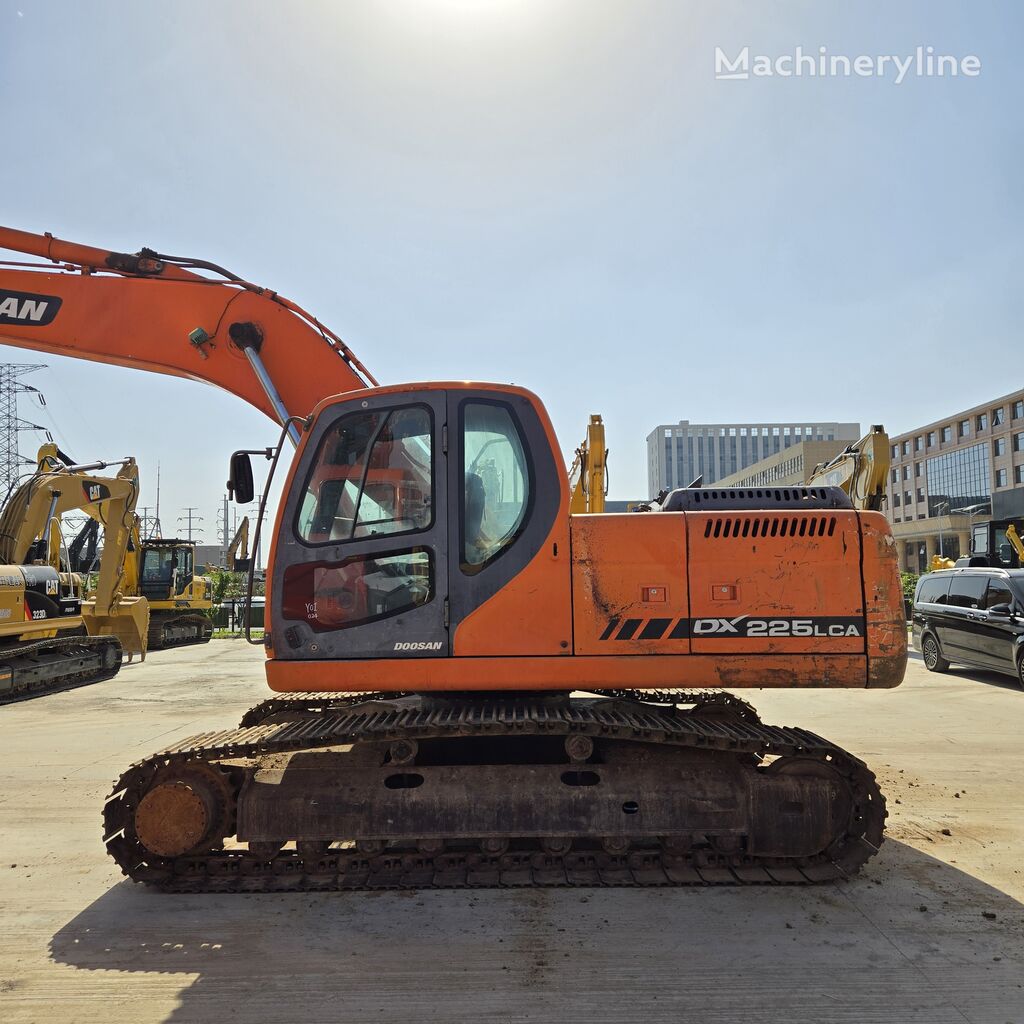 Doosan DX225LCA bager guseničar