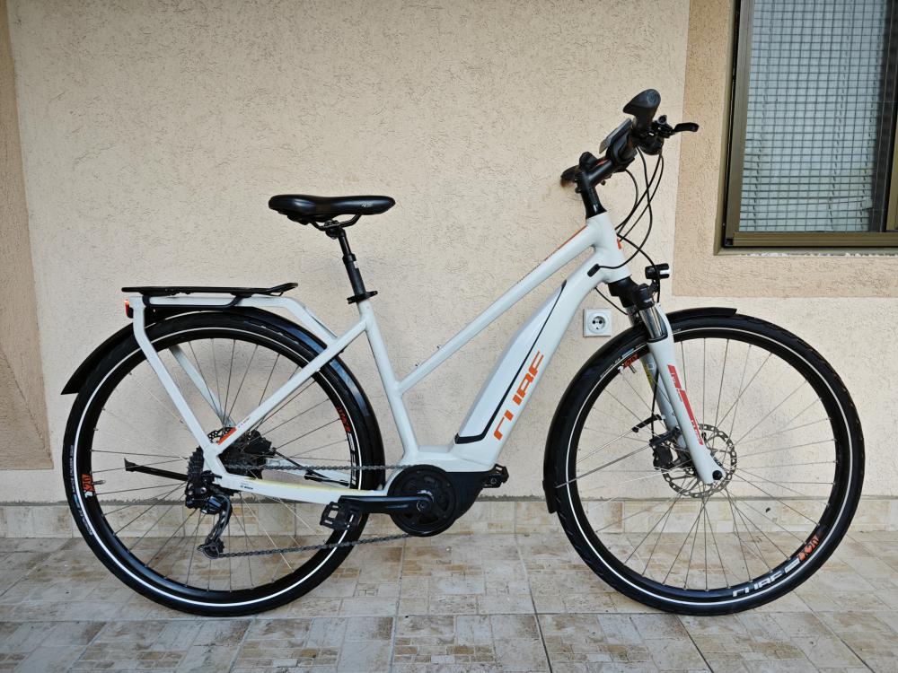 Cube Touring Hybrid Pro