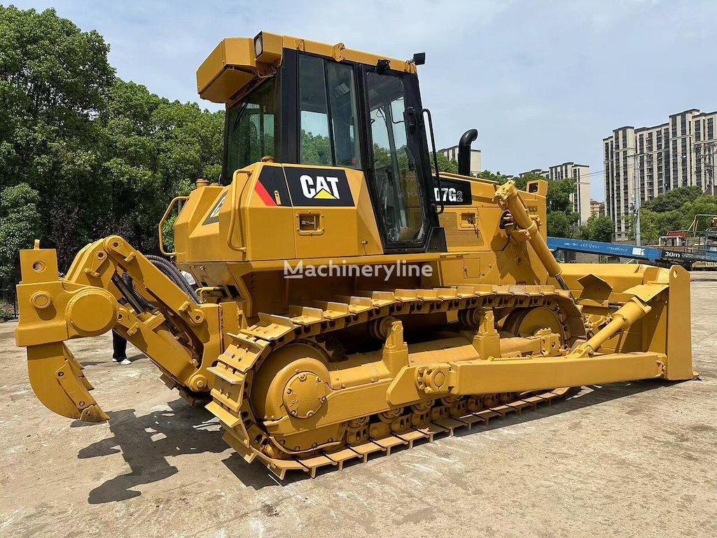 Caterpillar D7G2 buldožer