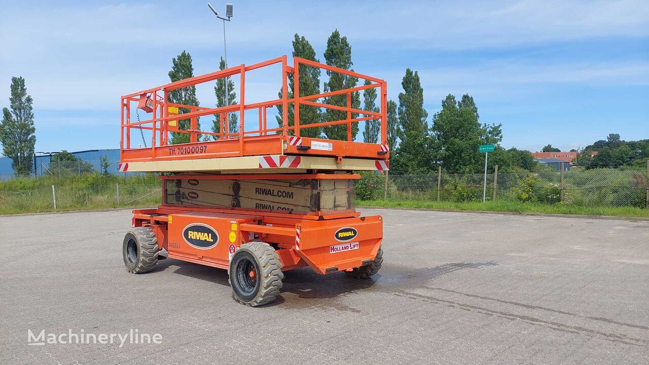 Holland Lift Q135EL24 makazasta platforma