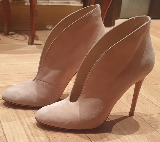 GIANVITO ROSSI suede VAMP booties