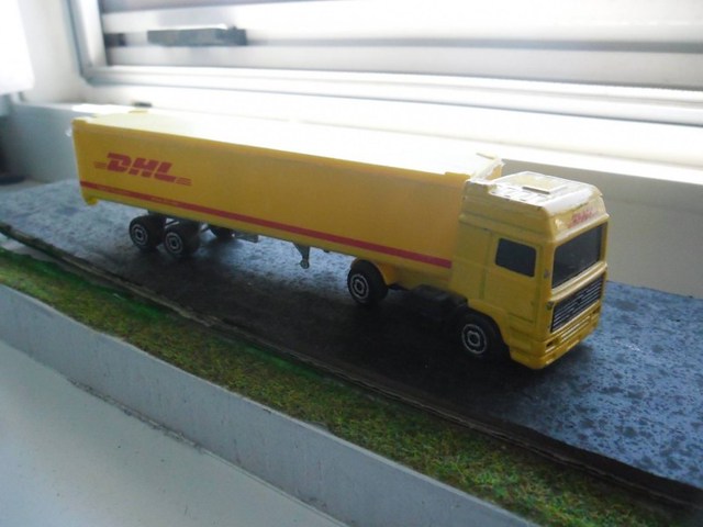 F12 Volvo DHL