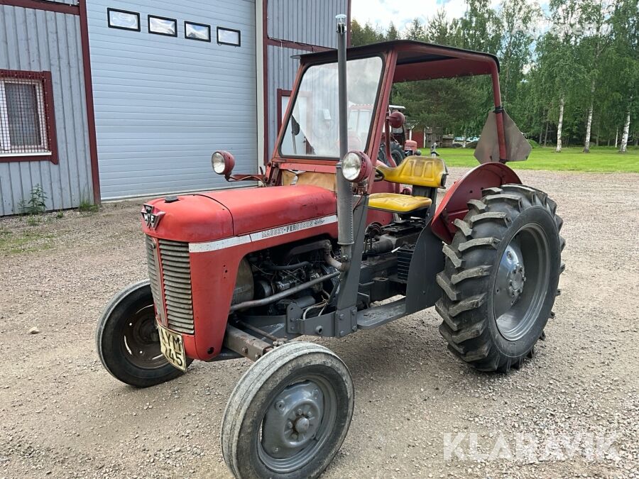 Prodaje se Massey Ferguson 30 traktor točkaš na aukciji