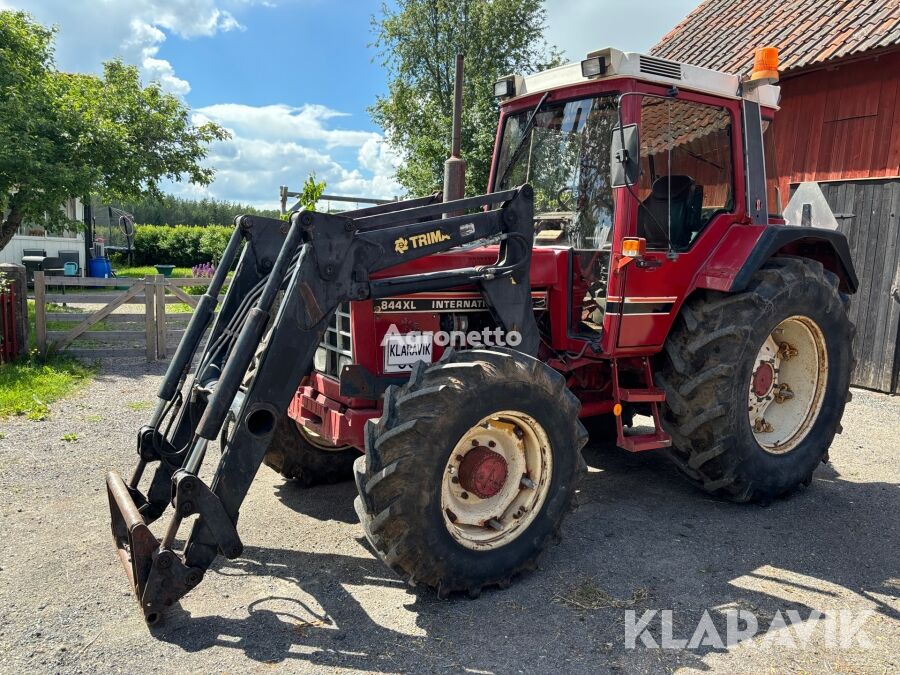 Prodaje se International 844 XL traktor točkaš na aukciji