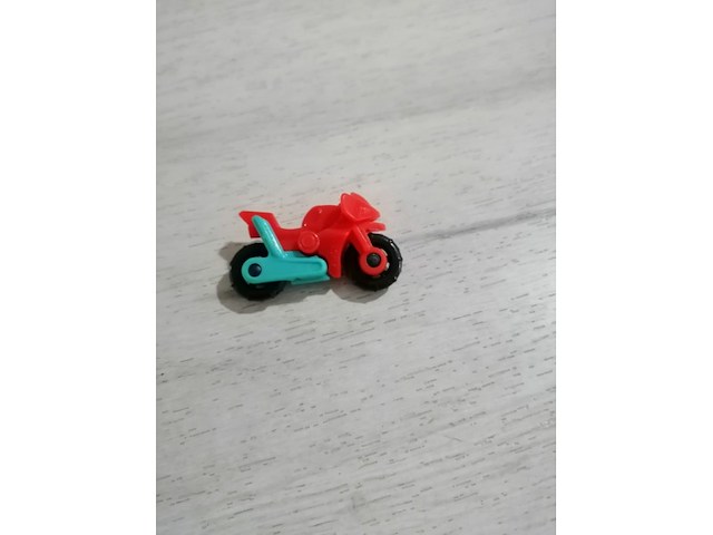 Kinder figurica - Motor VU093