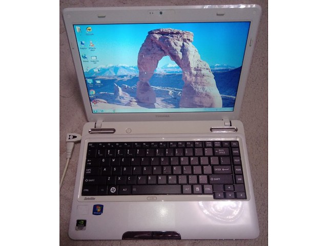 Laptop Toshiba L735/i3-330M/3gb ddr3