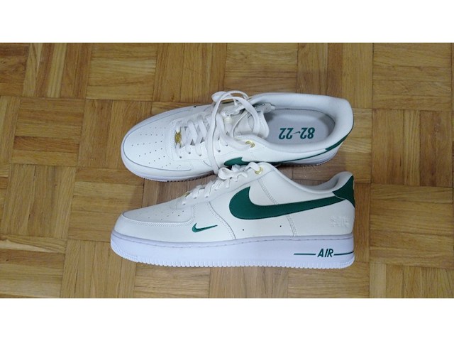 Nike Air Force 1 07 LVB, br. 49,5