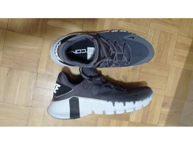 Nike Free Metcon 4, br. 49,5