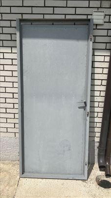 Metalna ulazna vrata