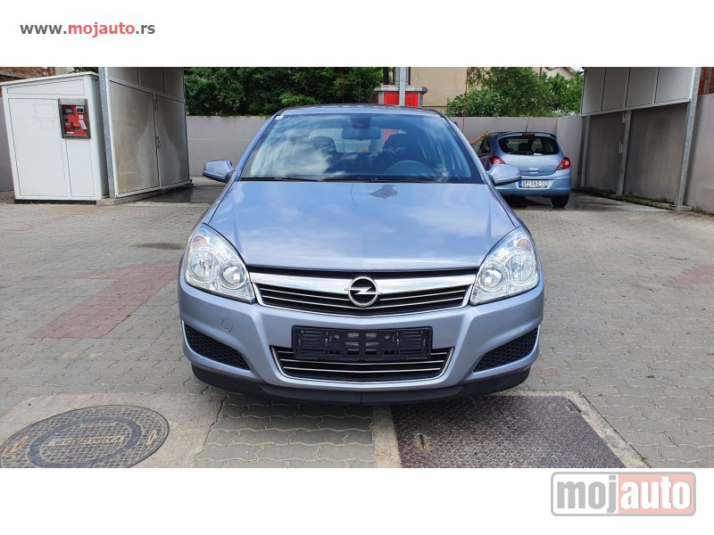 Opel Astra 1.4, b.e.n.z.i.n.