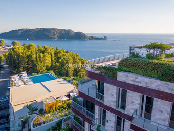 Luksuzan penthouse na prvoj liniji u luksuznom kompleksu, Budva