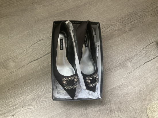 Nine West stikle