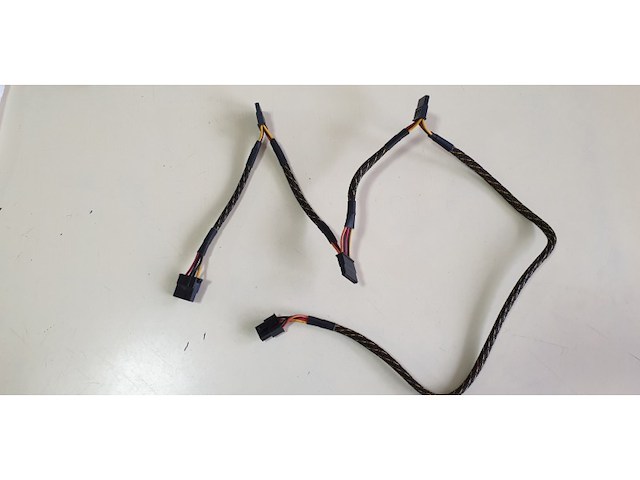 Molex i 3x SATA na 4-pinski PCI-E modularni kabl