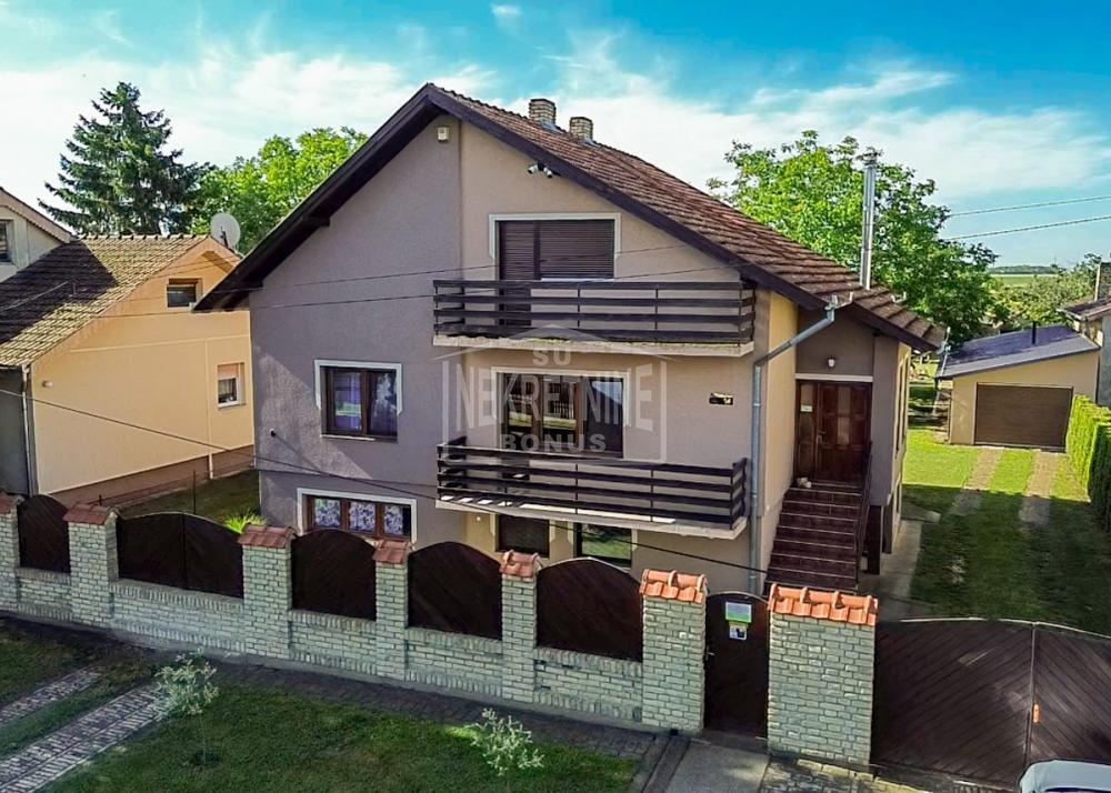 Subotica-Bajmok-jedna od najlepših kuća u Bajmoku sa prelepim dvorištem ID#1585 129.000 €