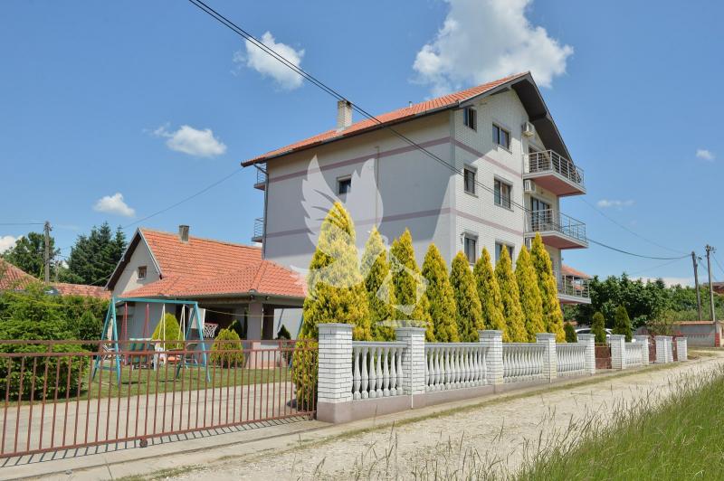 Zgrada/kuća sa 4 nameštena stana, Mladenovac #K684 #1526 700.000 €