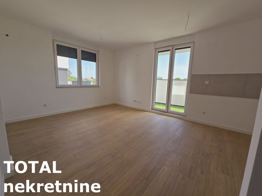 PETROVARADIN - PETROVARADIN - 59. 00 m2