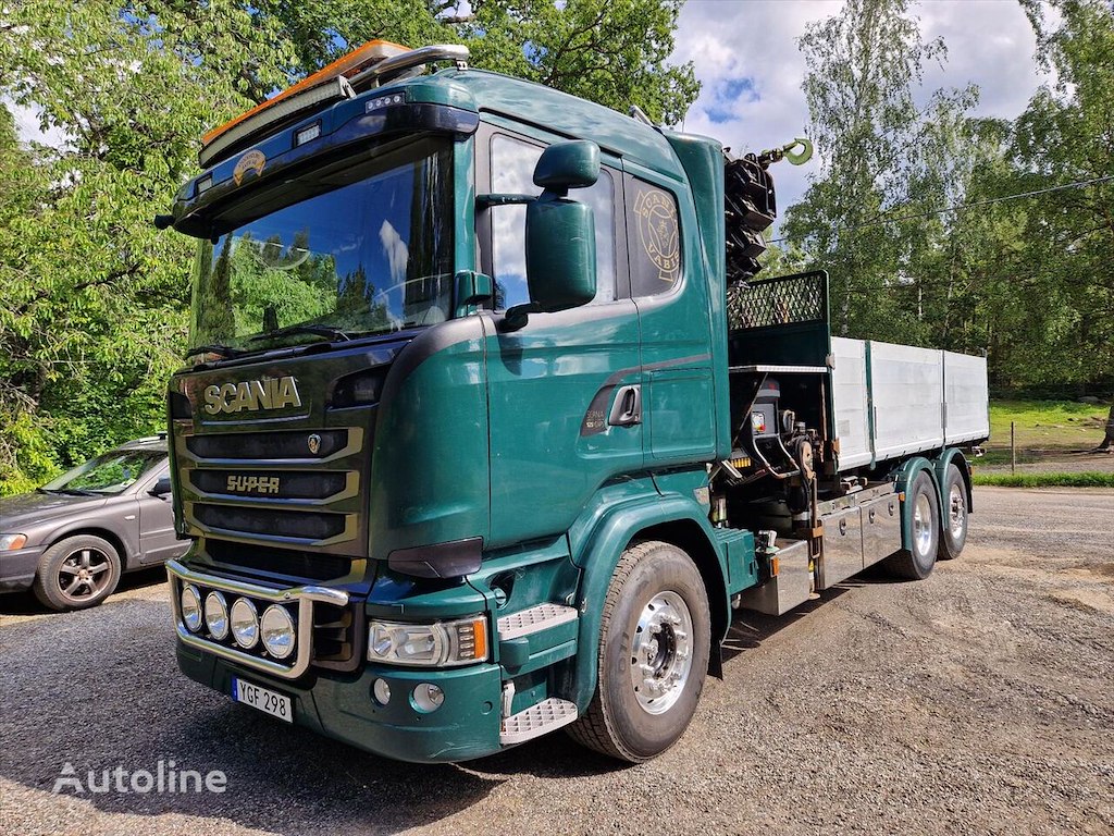 Prodaje se Scania Bil 121 av 125<br/>Nybesiktigad kran<br/>Nybesiktigad bil<br/>Hy kamion s ravnom platformom na aukciji