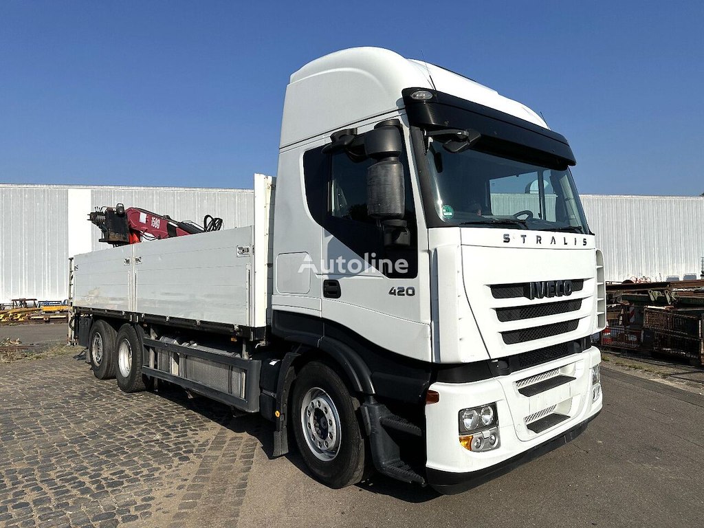 IVECO Stralis AS260S42 kamion s ravnom platformom