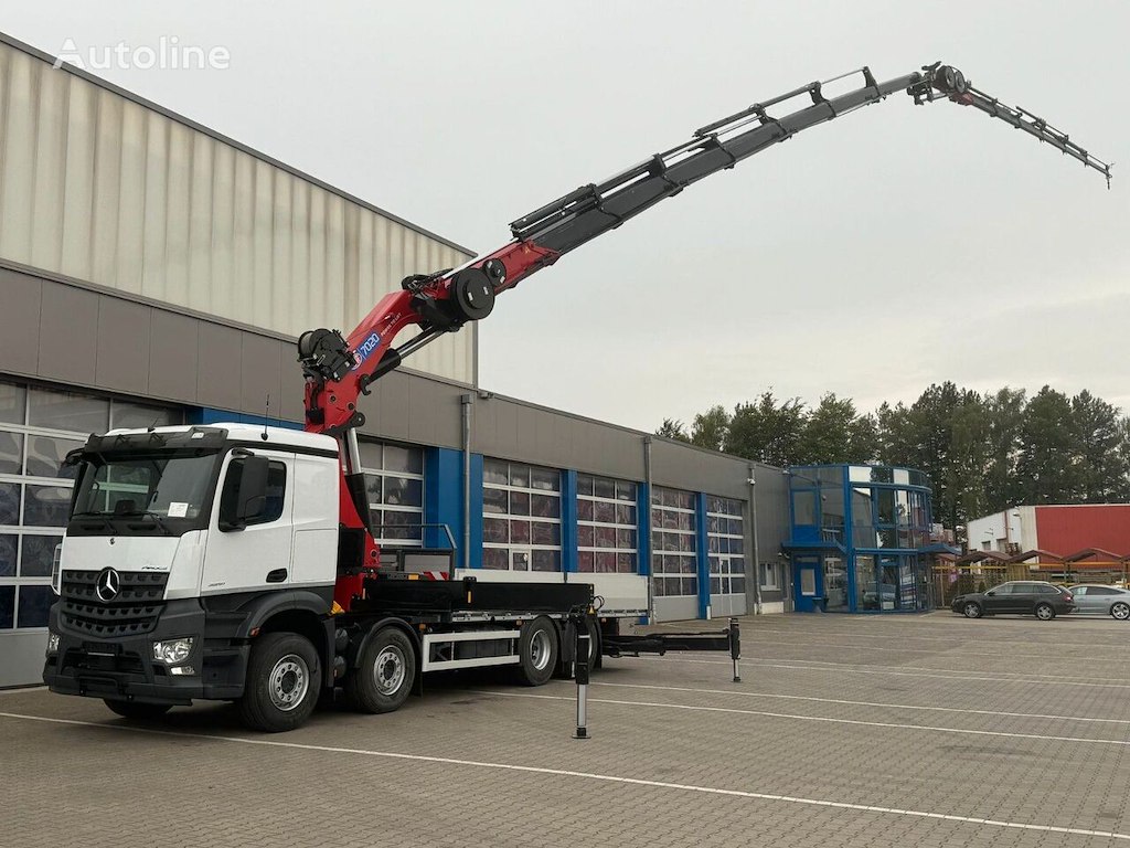 Novi Mercedes-Benz Arocs 3251 Containerpritsche mit HMF 7020 + JIB kamion s ravnom platformom