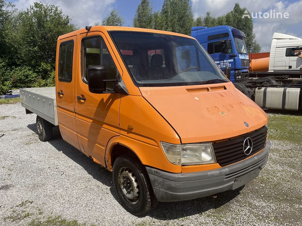 Mercedes-Benz Sprinter 312D kamion s ravnom platformom < 3.5t