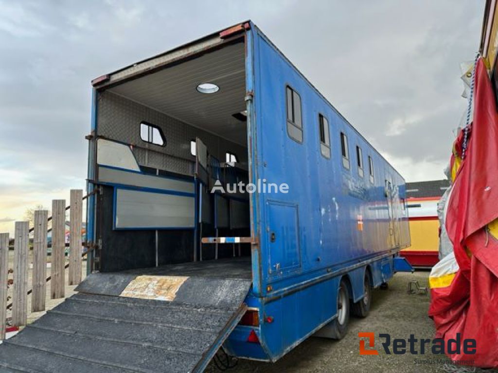 Prodaje se Sættevogn/ Hestetrailer/ Semi-trailer/ Horse trailer prikolicu za prevoz konja na aukciji