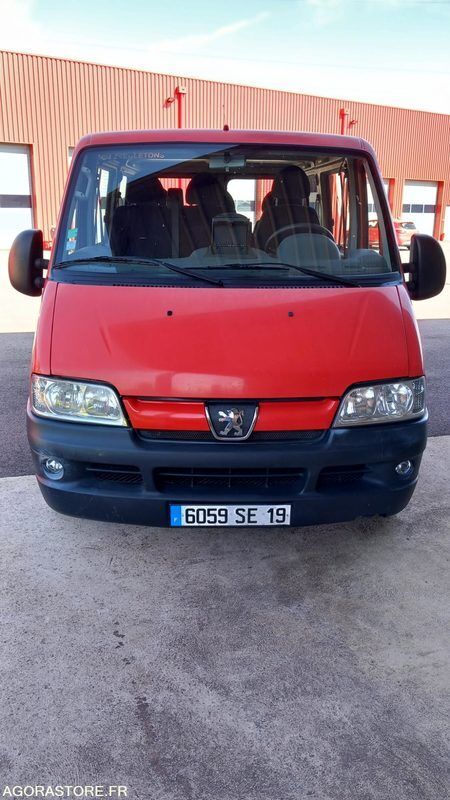 Prodaje se Peugeot BOXER putnički minibus na aukciji
