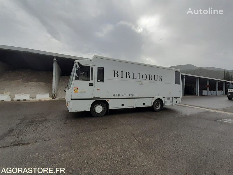 Prodaje se Renault PP210 BIBLIOBUS drugi autobus na aukciji
