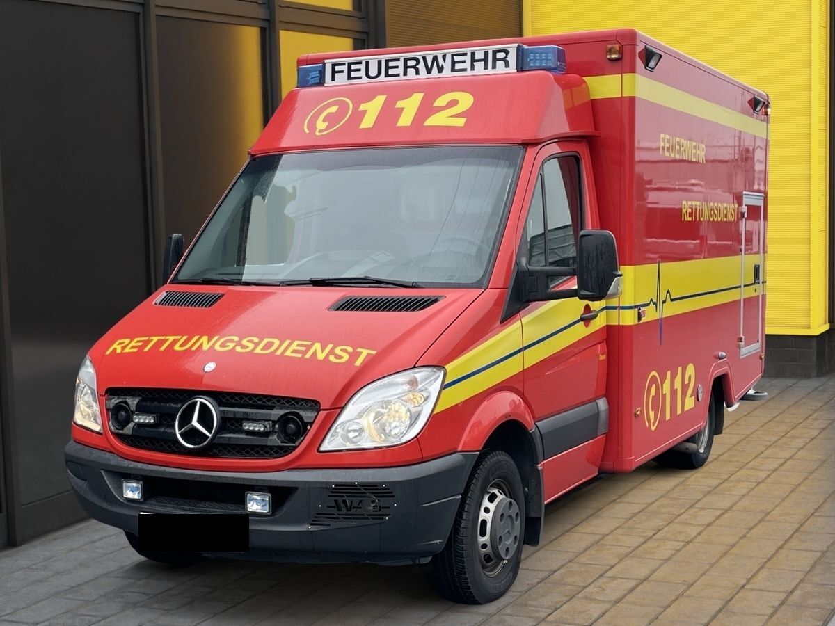 Mercedes-Benz Sprinter 516 CDI Ambulance car vozilo hitne pomoći