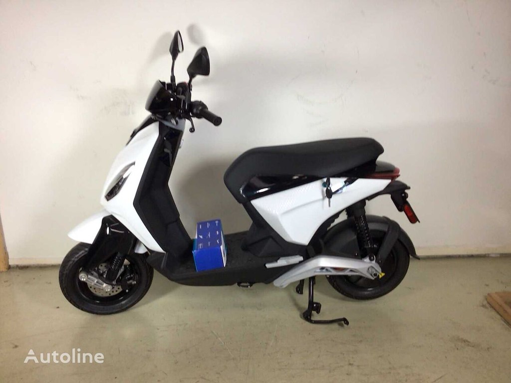Prodaje se Piaggio One 1 Electric skuter na aukciji