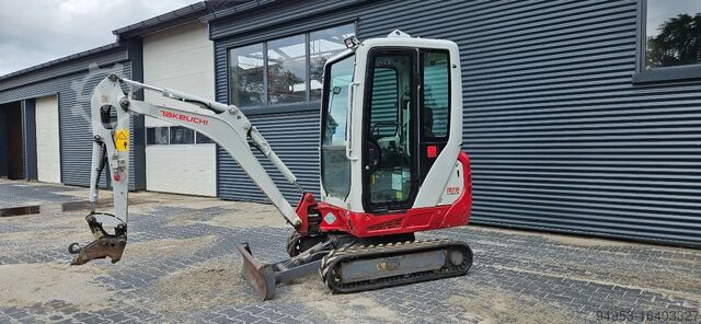 Mini bageri
Takeuchi TB216