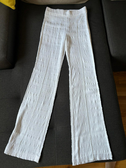 Zara pantalone SNIZENO