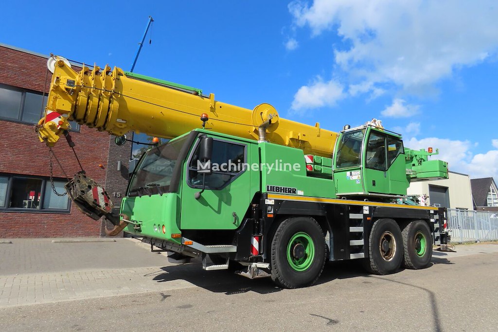 Liebherr LTM 1055-3.2 pokretna dizalica