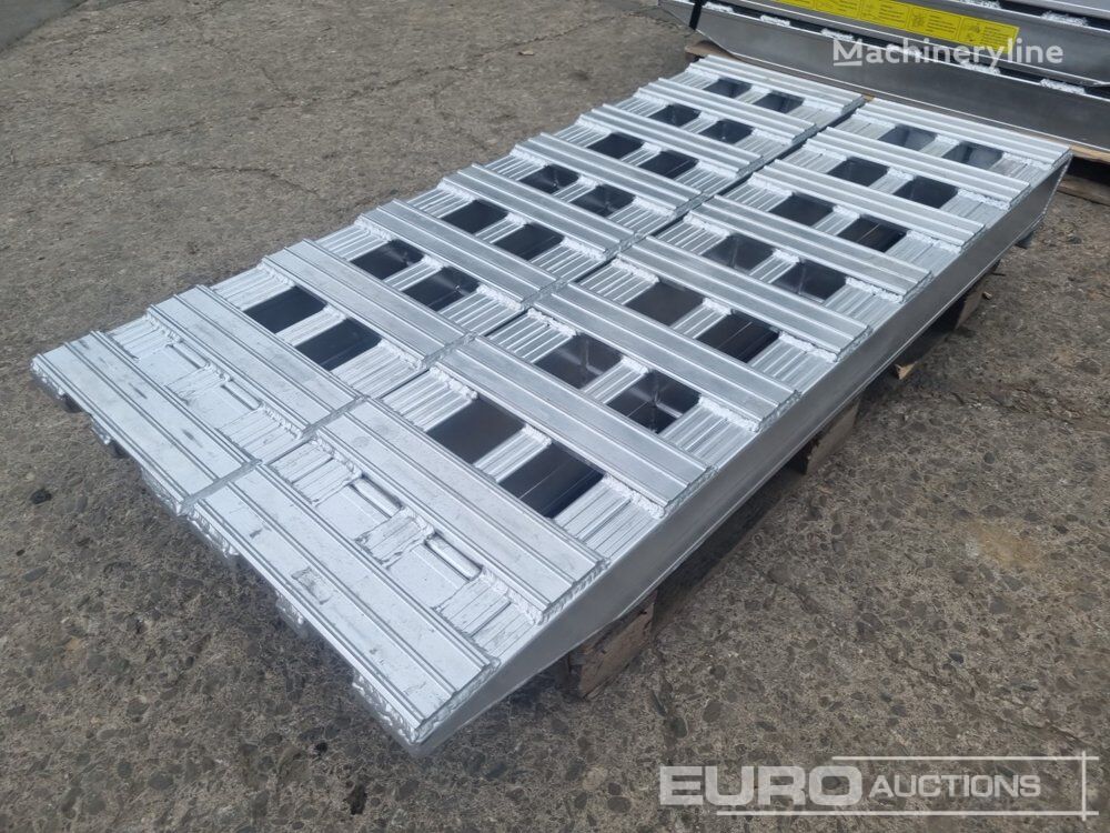 Prodaje se Set of Aluminium Ramps, 160cm, 20,000kg kašiku za prednje utovarivač na aukciji