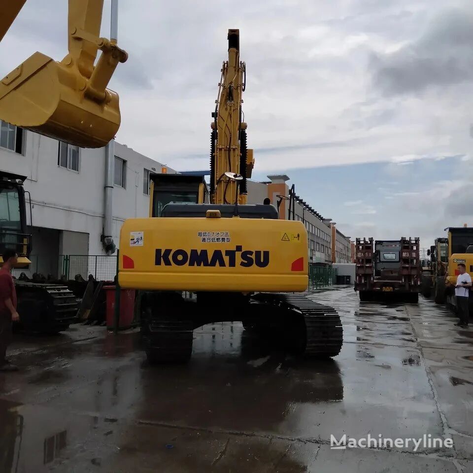 Komatsu PC220-8 bager guseničar