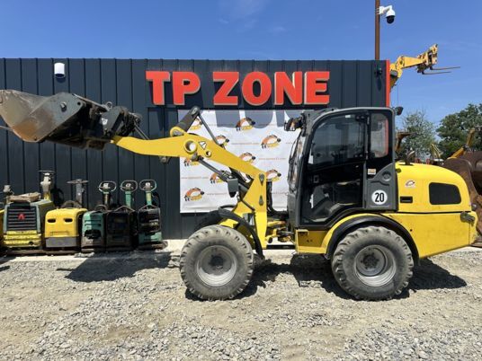 Wacker Neuson WL44 à 28900€ HT prednji utovarivač