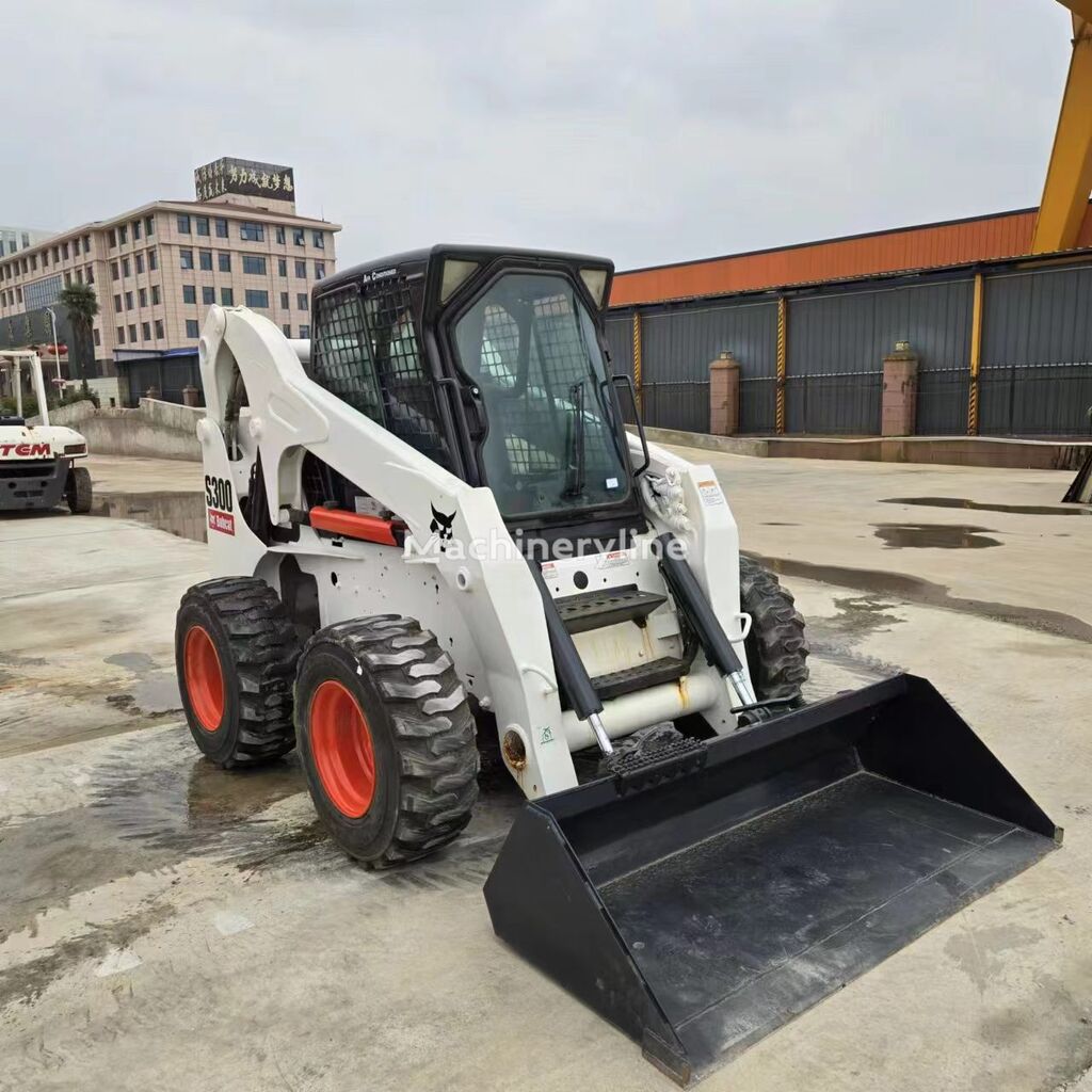 Bobcat S300 mini utovarivač