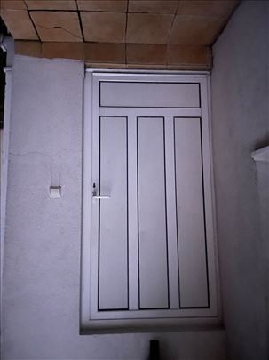 Vrata ulazna i prozori PVC vise komada