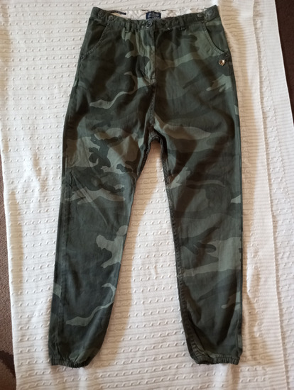 )Maskirne,letnje pantalone vel 25 ( S/M )