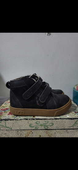 UGG cipele 27.5