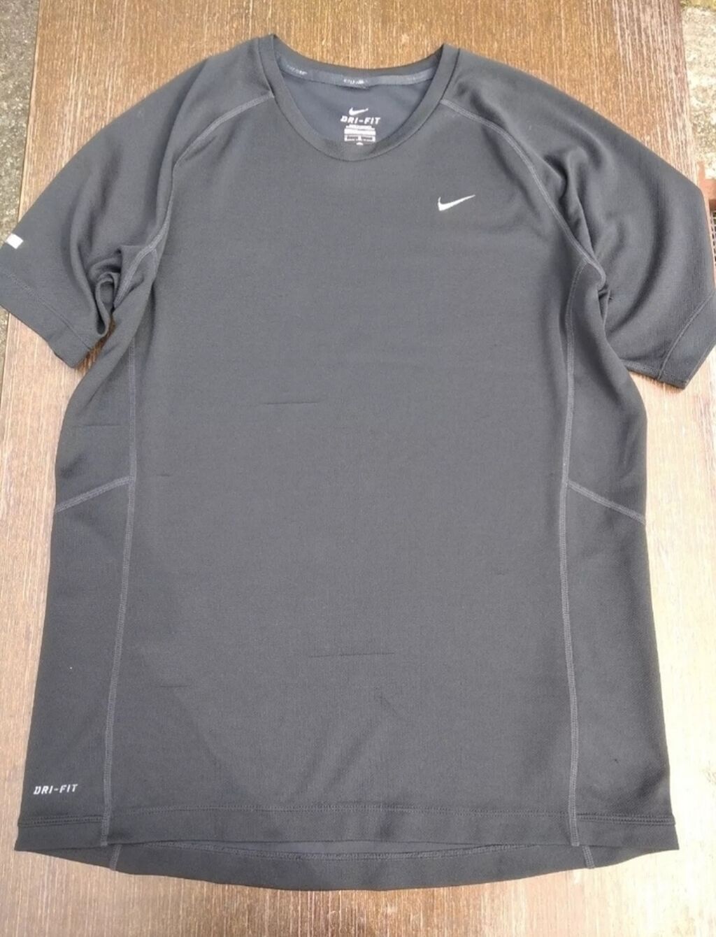 Men's T-shirt Nike, M (EU 38), bоја - Crna