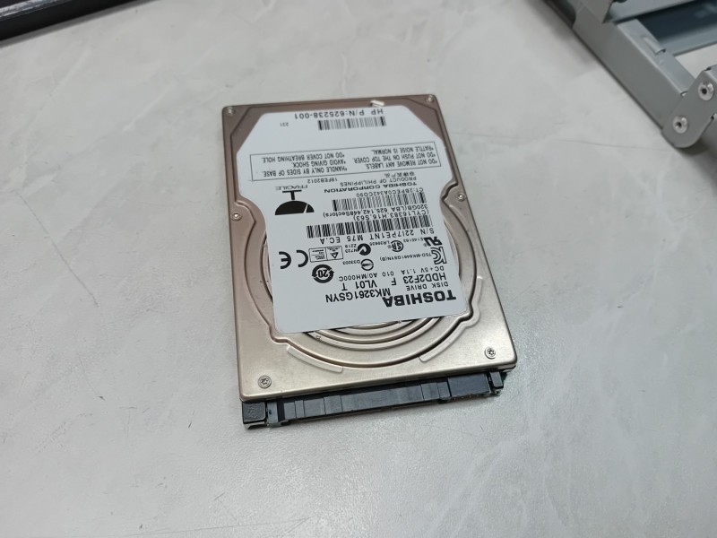 hard disk 2,5 sataII 320GB toshiba ispravan