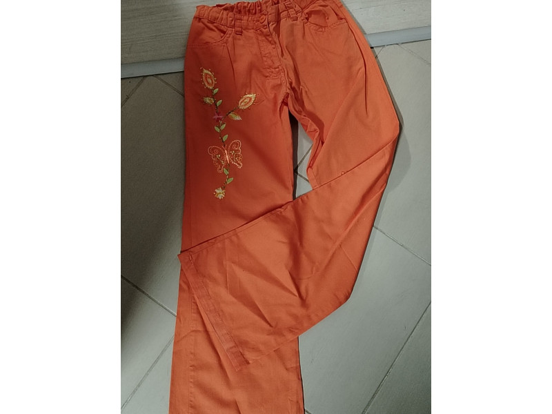 LL35 LETNJE ZVONARICE pantalone vel 9/10