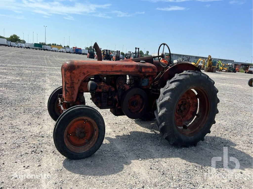 Prodaje se OTO MELARA 25R traktor točkaš na aukciji