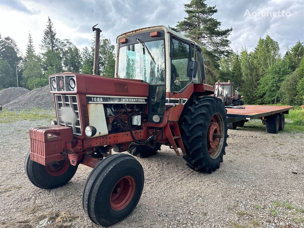 Prodaje se International 1086 traktor točkaš na aukciji