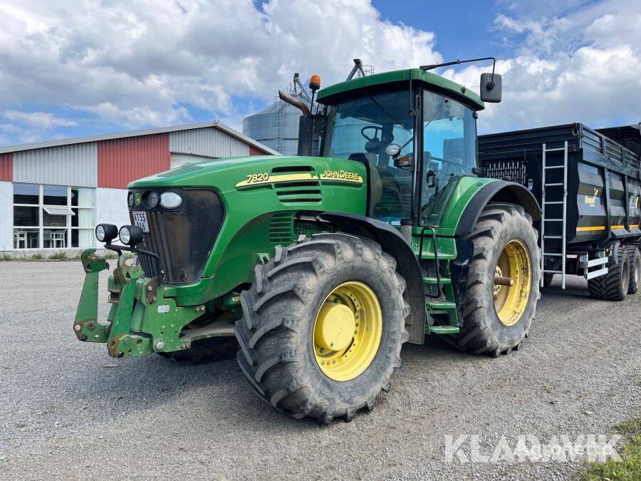 Prodaje se John Deere 7820 traktor točkaš na aukciji