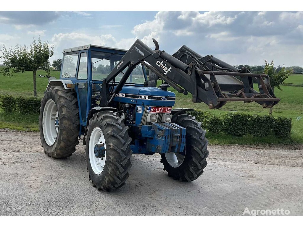 Prodaje se Ford traktor točkaš na aukciji