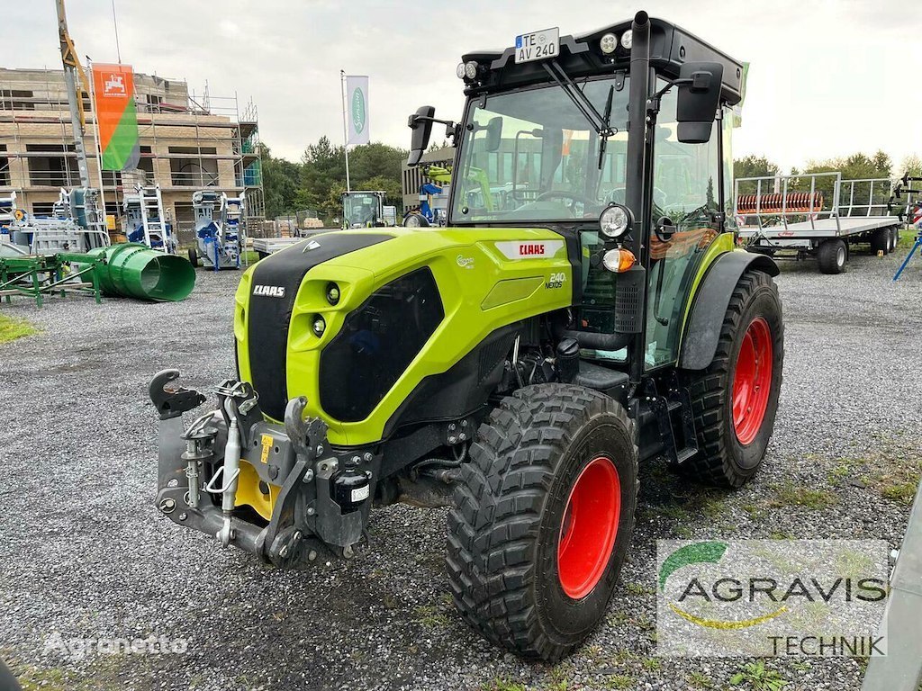 Novi Claas NEXOS 240 L traktor točkaš